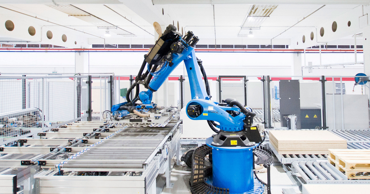 A fully automatic drilling line with robot handling from HOMAG